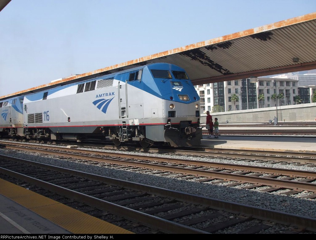 AMTK 116 pulling the Coast Starlight